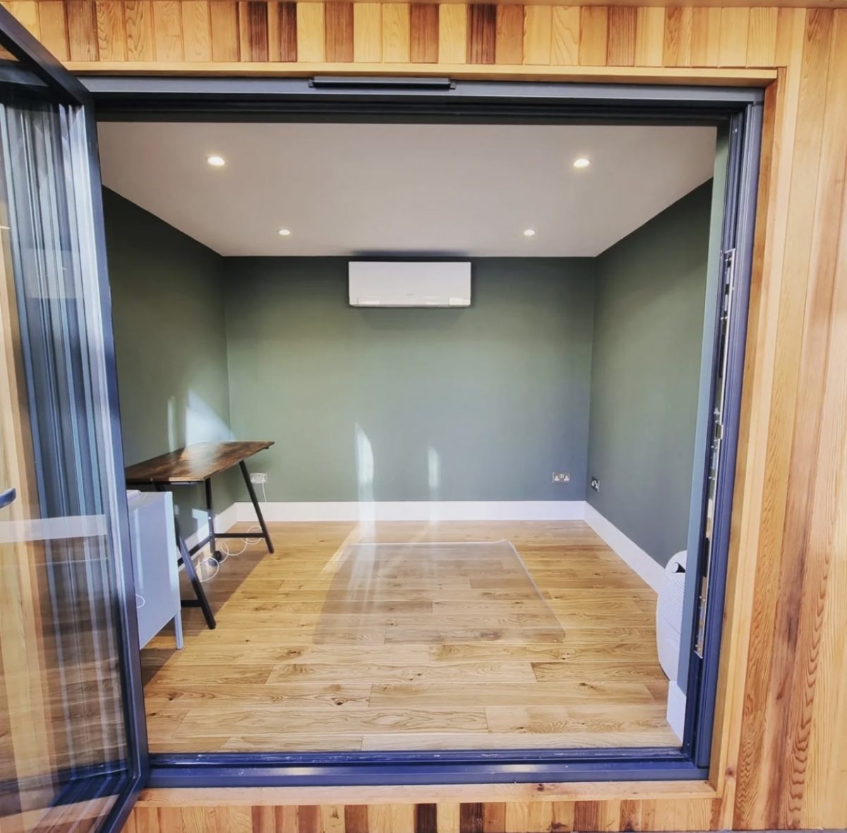 Surbiton - Stephen & Family - Into The Garden Room