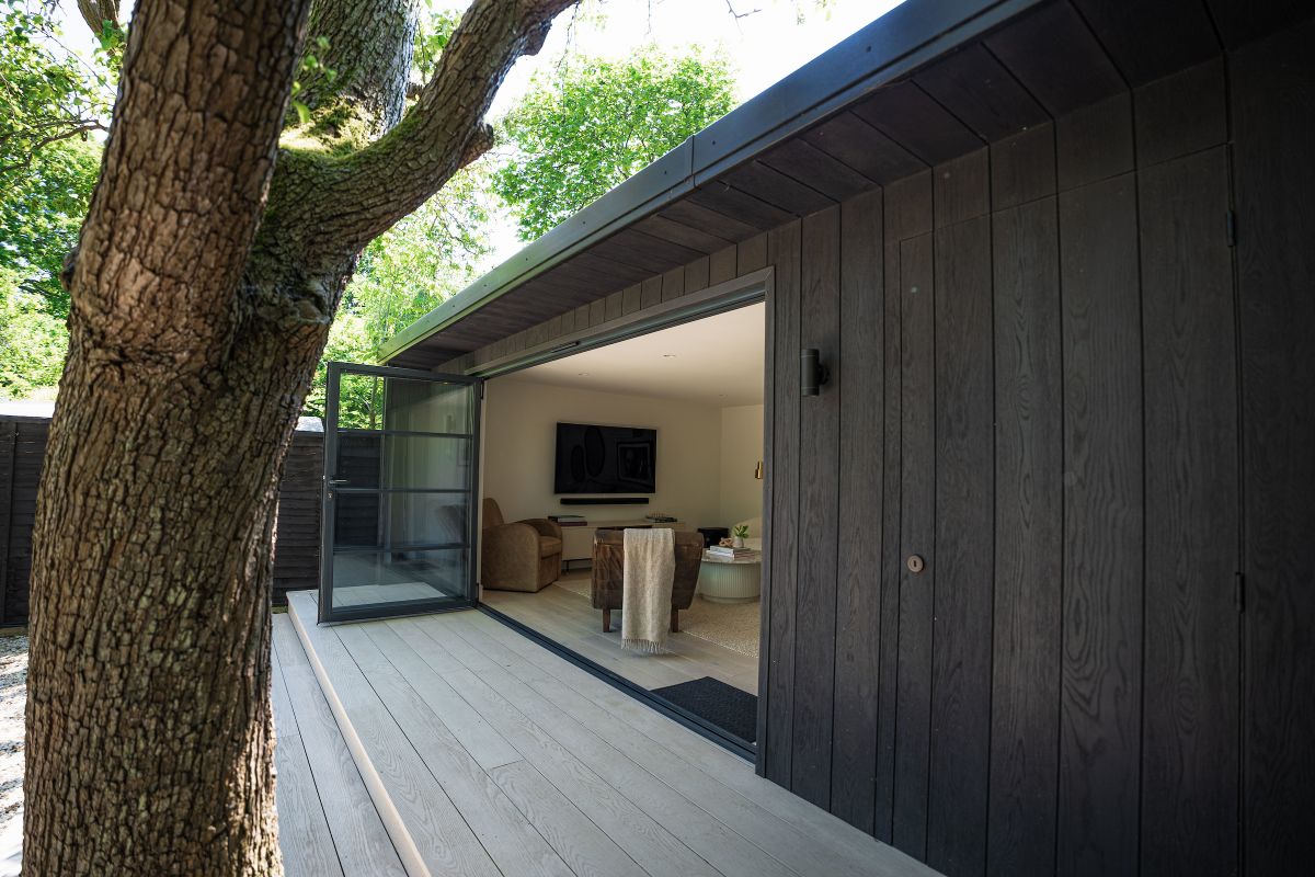 Charlotte & David - Hampton - Into The Garden Room